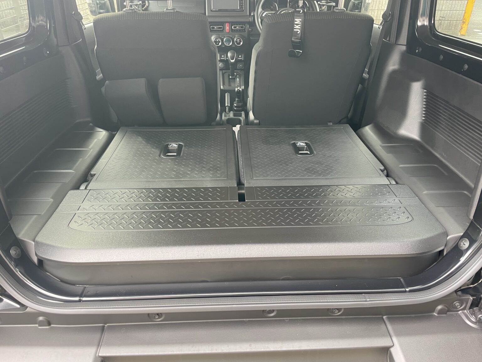 【ジムニー】後部座席の倒し方と広さを徹底解説！（JB64/74） - ジムニー情報, 魅力と工夫