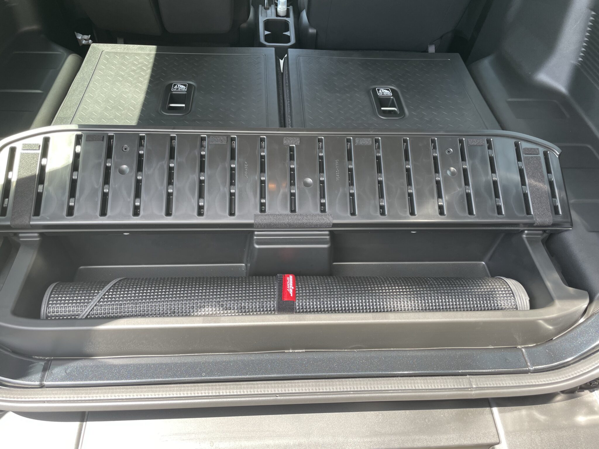 【おすすめ5選】ジムニー/シエラのラゲッジマット紹介！ラゲッジスペースに必須！